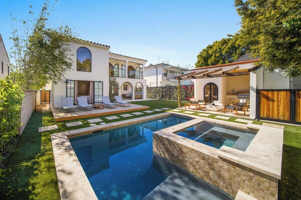 Bella Villa - Hollywood, CA