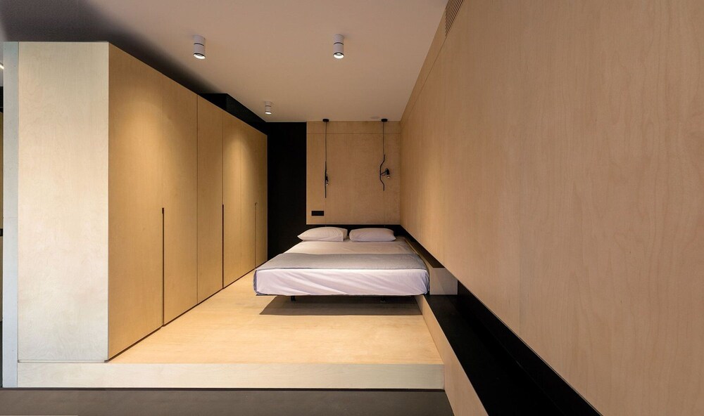 Charming Athens Apartment | 1 Bedroom | Apartment Saikyuu | Modern Industrial Loft Is The Perfect Athenian Haven For Sleek Design Enthusiasts | Syntagma - Athènes