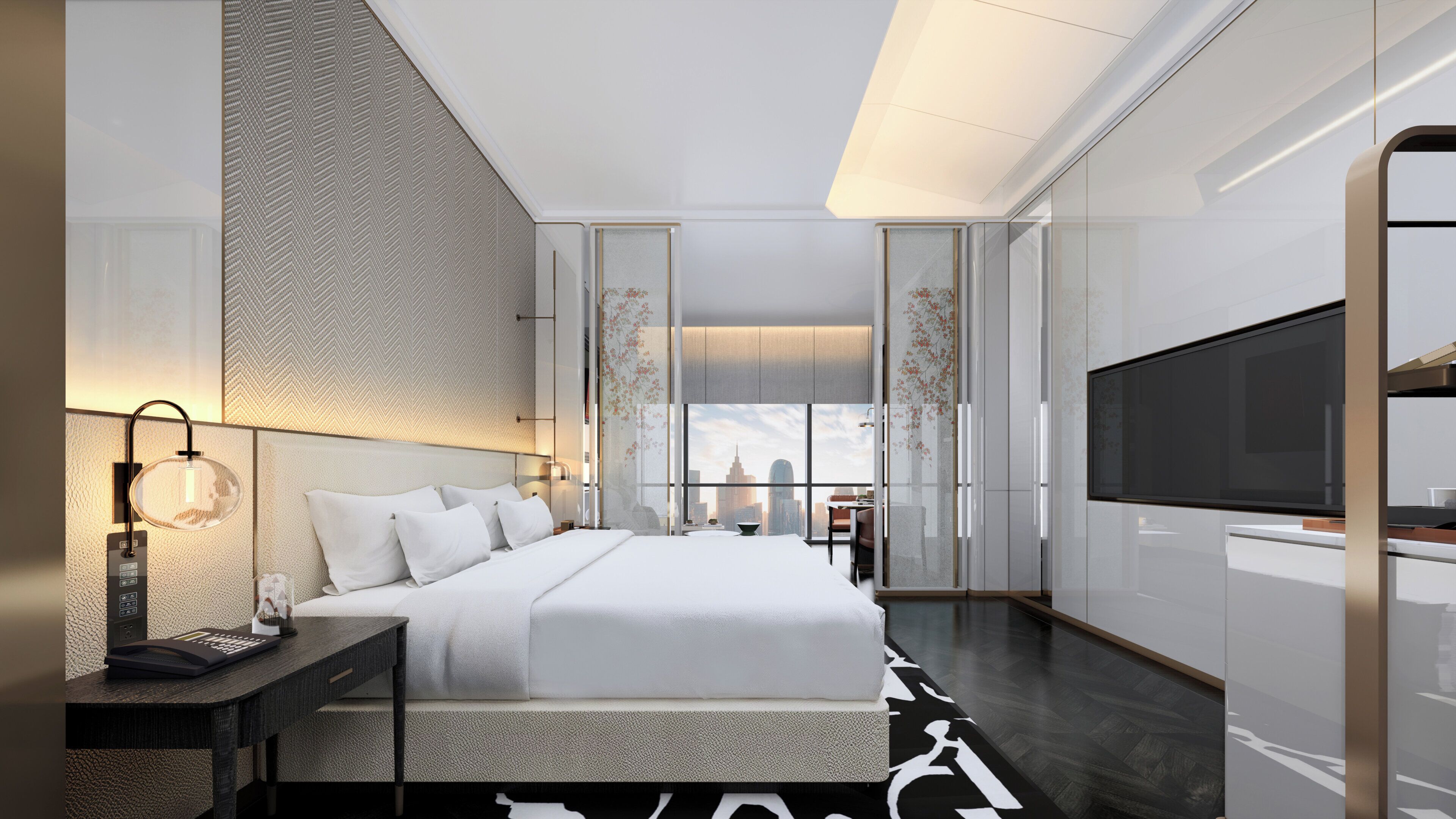 Quarto de hotel moderno com uma cama grande, escrivaninha, televisão e vista para a cidade.