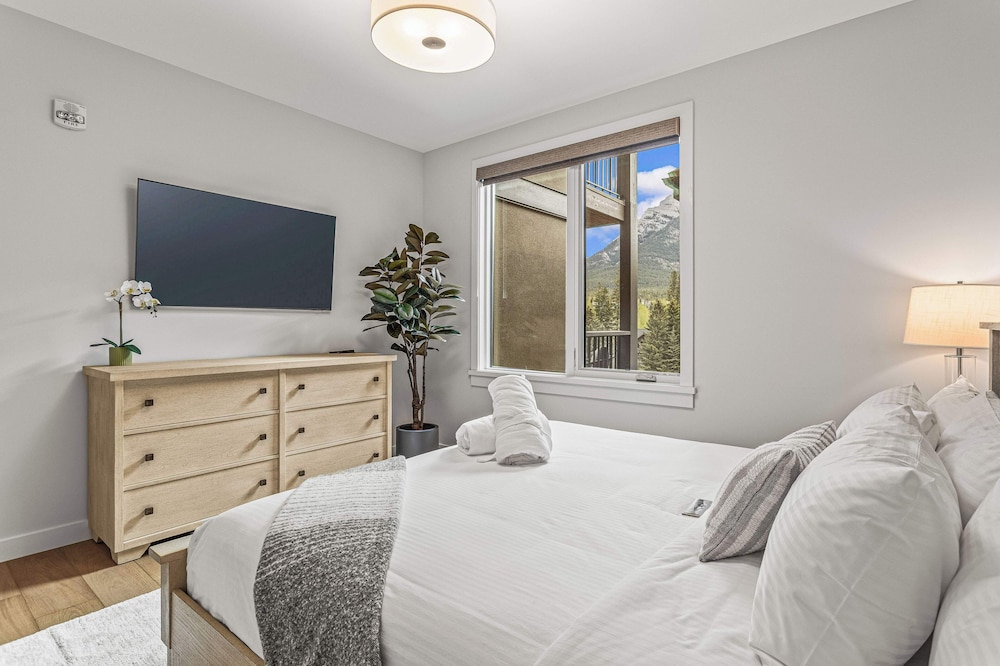 Spring Creek Vacations 2 BR Premier Condo 308TM - Canmore | Vrbo