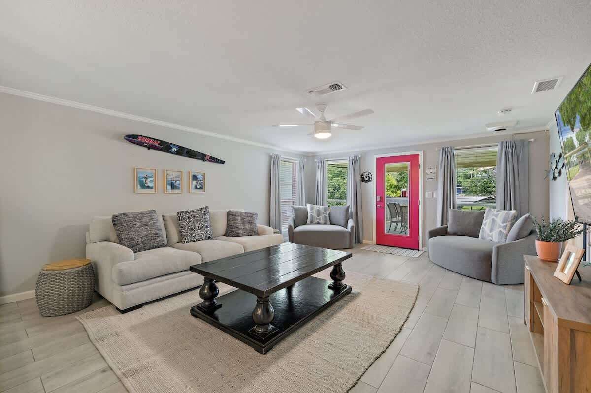 Wake At The Lake On Lbj! Dock, Fishing, And Fun! - Kingsland, TX