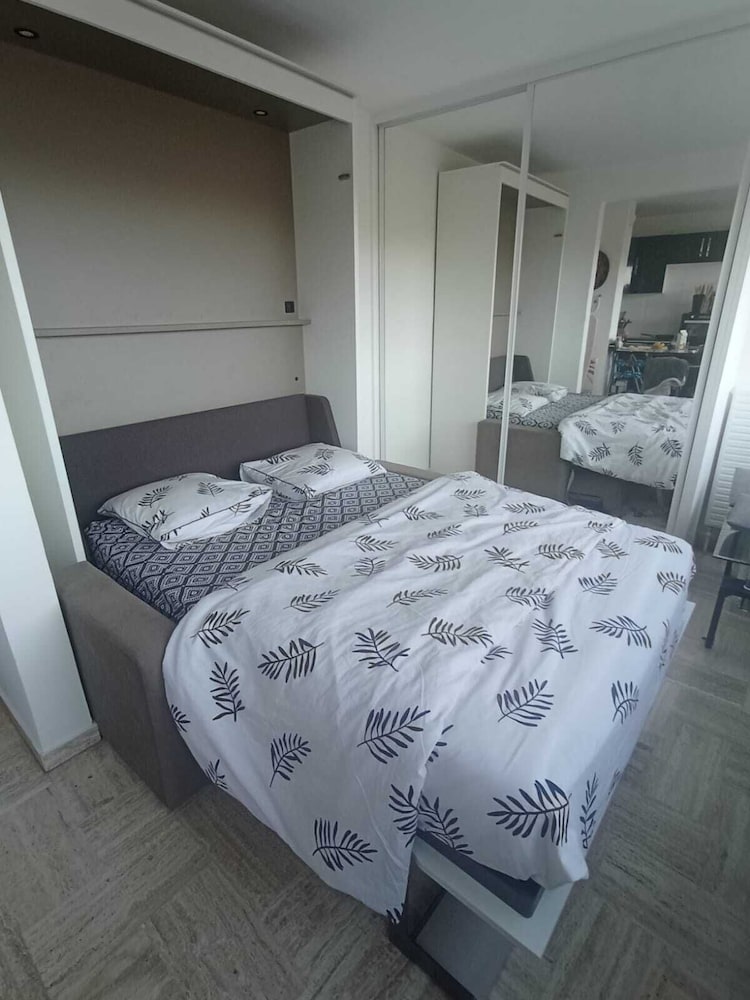 Studio Sur Cannes Marina Mandelieu Très Bien Situé. Proche Des Plages, Commerces - Mandelieu-la-Napoule
