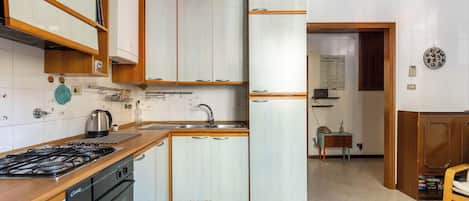Apartamento | Cozinha privada | Geladeira, fogão, lava-louças, chaleira elétrica
