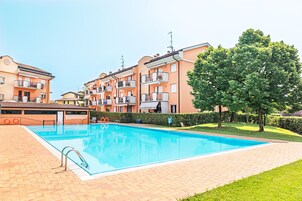 Piscina exterior sazonal 