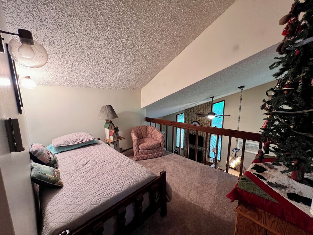 Up North cabin in the woods: a perfect spot for nature lovers ...