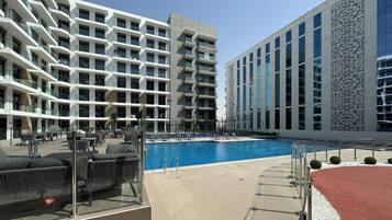 Apartamento conforto, sacada, vista para a cidade | 1 quarto, quartos à prova de som, ferros/tábuas de passar roupa