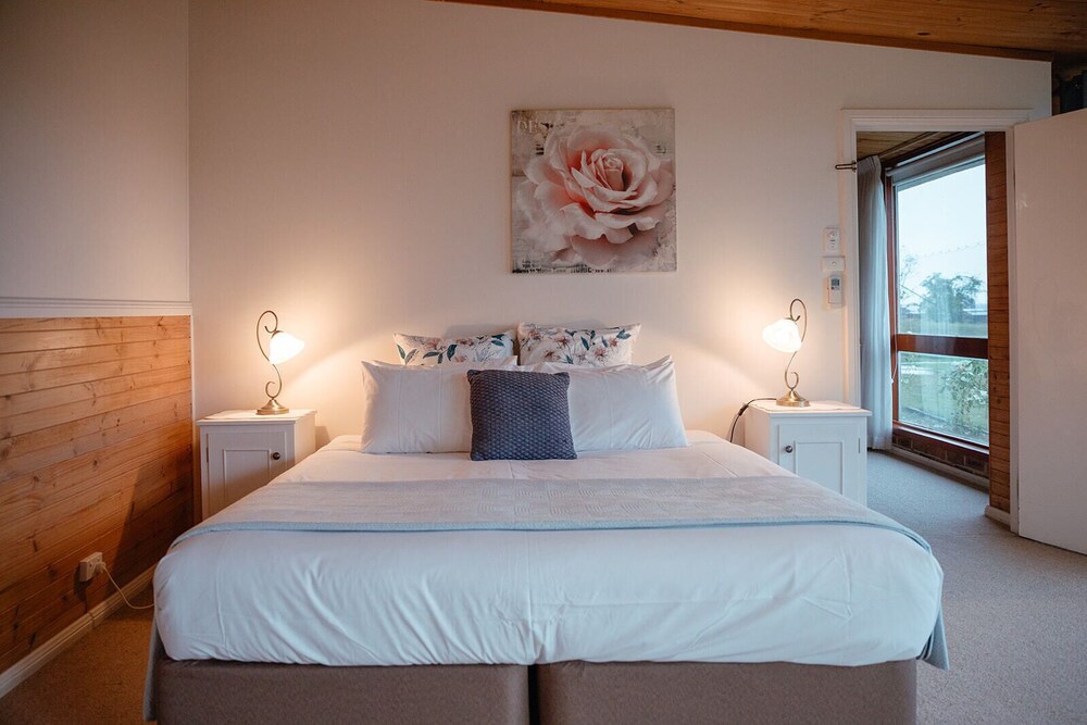 Bluebush Estate - The Lodge - Group Accommodation at it's Best! Reviews ...