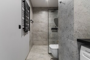 Apartamento clássico, sacada | Banheiro