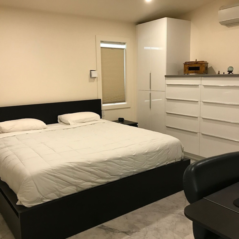 Summerland Beach Carriage Home, 2 Bedroom, 2 Bathroom. 30 Second Walk To Beach. - Naramata