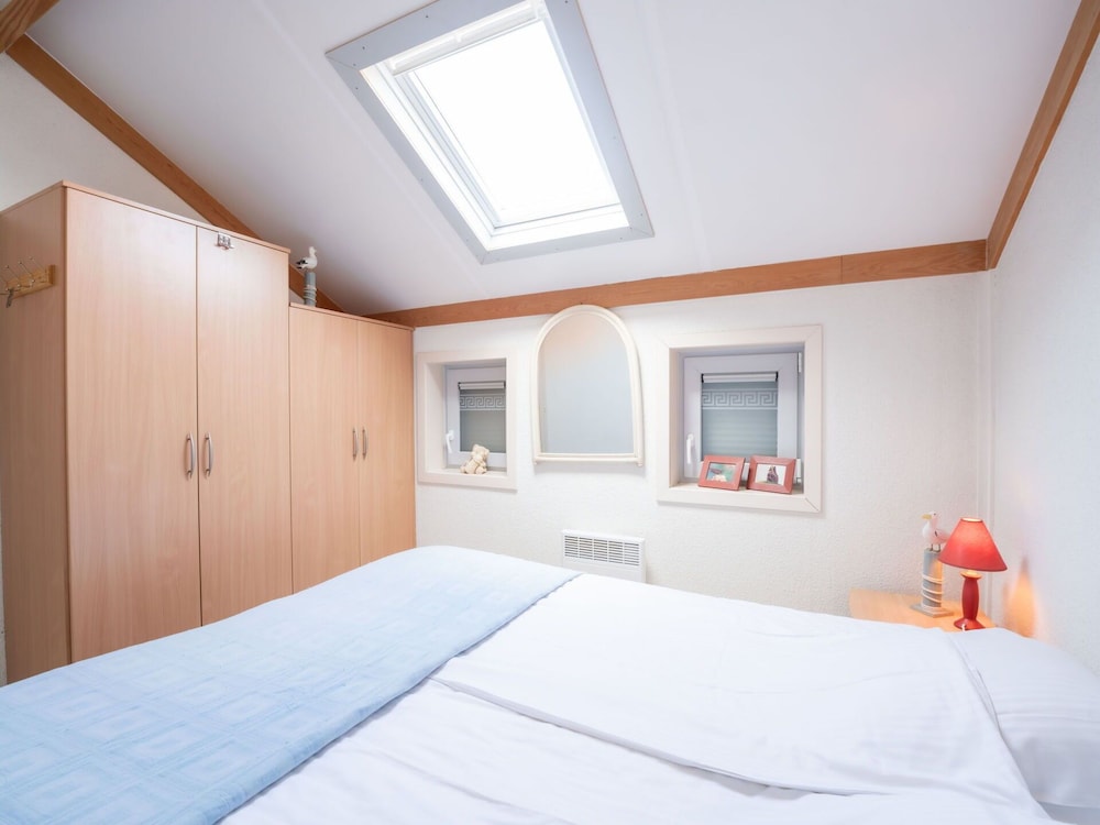 Acogedor Apartamento En Villa Para 6 Personas Con Wifi, Tv Y Aparcamiento - De Haan