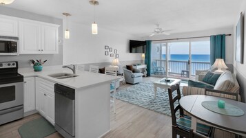 Condo, várias camas, sacada, vista para o oceano (Mistral 11) | Parte interna