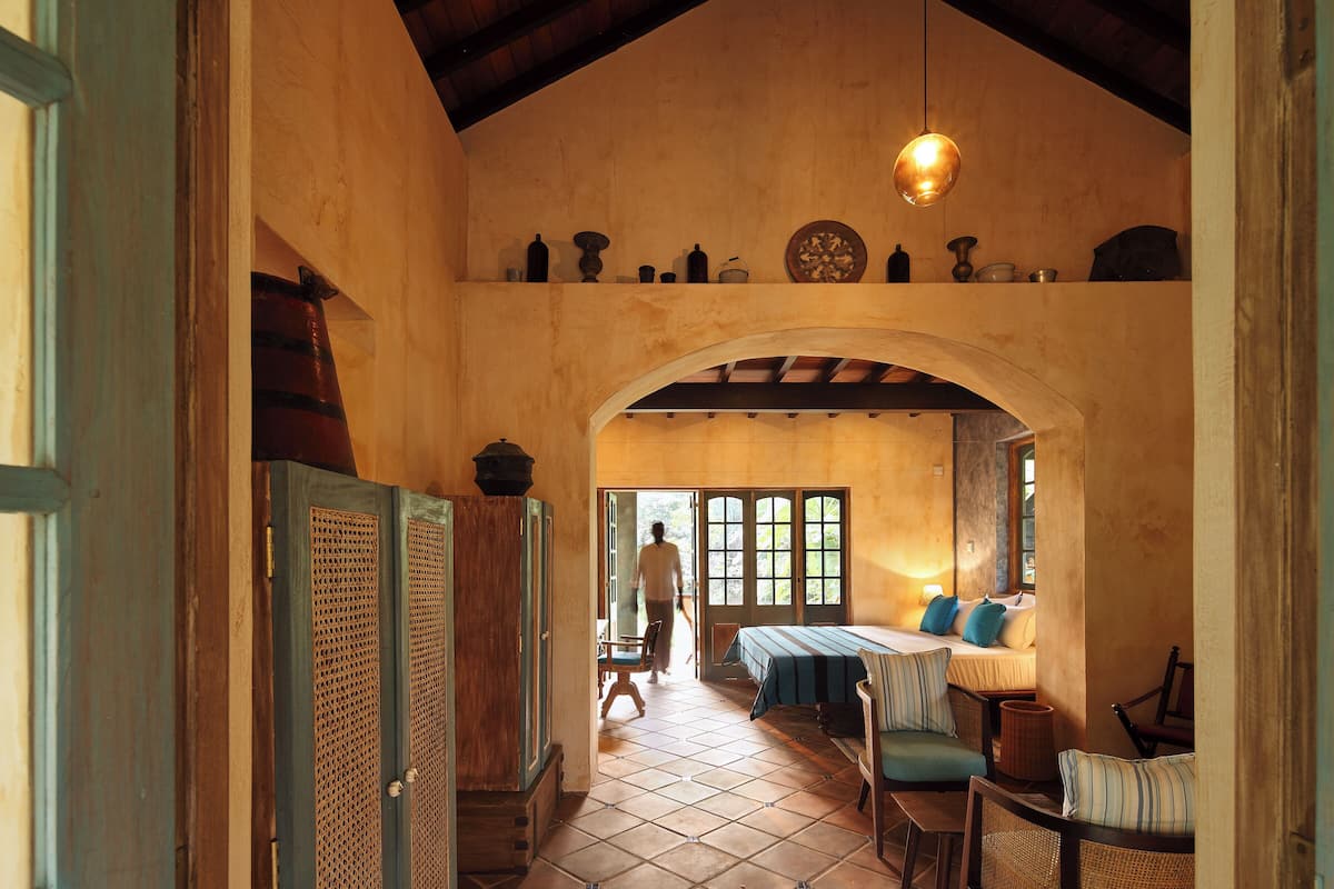 Quarto casal luxo, varanda, vista para o jardim | Cofres nos quartos, escrivaninha, Wi-Fi de cortesia