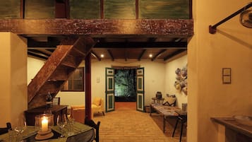 Villa Deluxe, piscina privativa | Sala de estar | Lareira