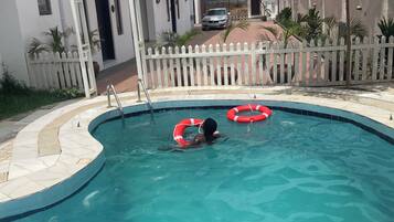 Piscina interior, piscina exterior