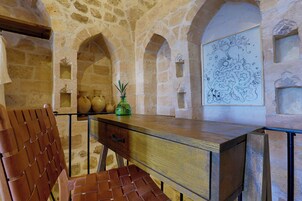 Quarto Deluxe, vista para o pátio | Cofre no quarto, quartos insonorizados, Wi-fi grátis 