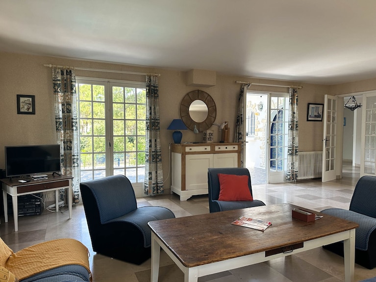 Spacious Villa With Pool And Garden For 15 Ppl. - La Palmyre