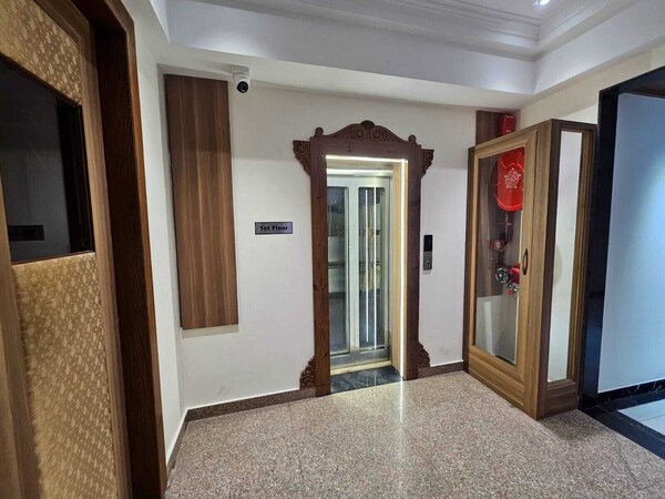 Shree Shivya Namahstubhyam Hotel - Varanasi