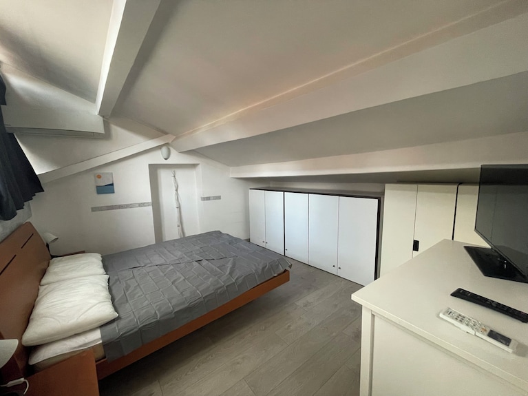 A Roof In The City - Gênes