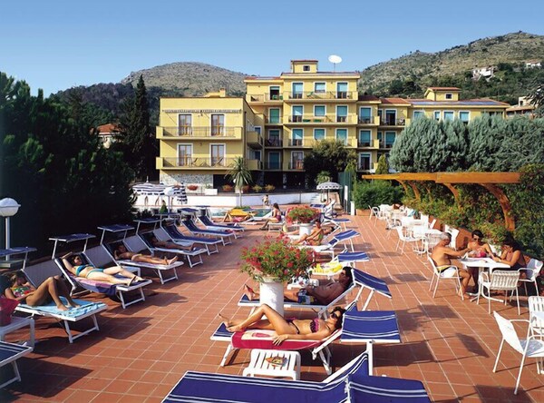I Morelli 4 Pax - One Bedroom Apartment, Sleeps 4 - Loano
