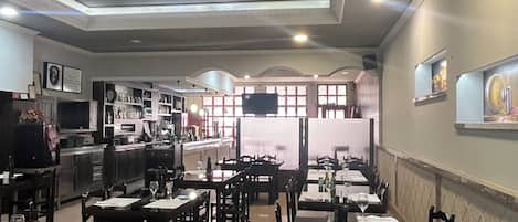Café da manhã, almoço e jantar