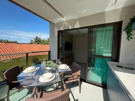 Estúdio conforto, 1 cama de casal e sofá-cama, banheiro privativo | Varanda coberta