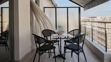 Suíte grand, sacada, vista para a cidade | Vista do quarto
