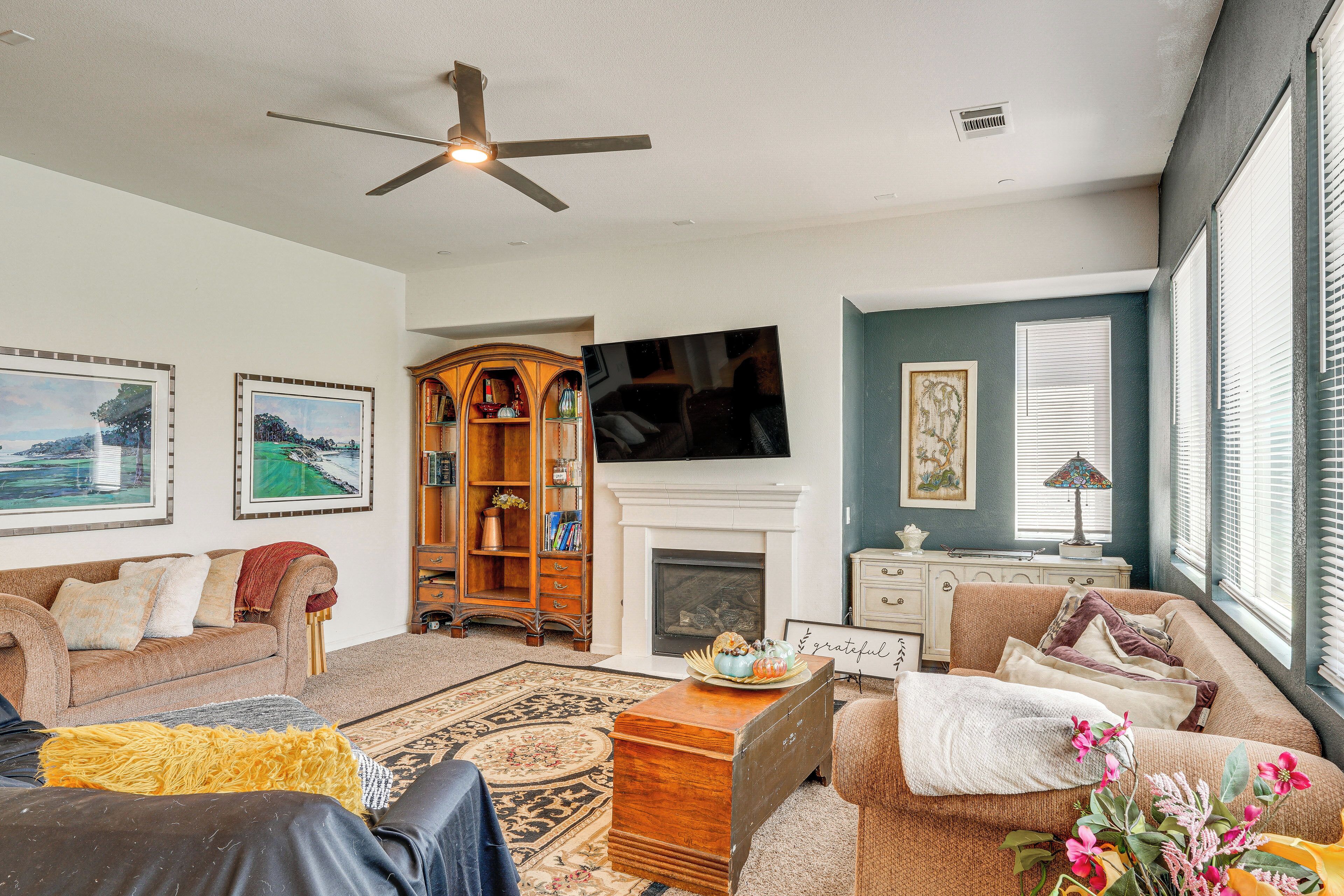 Rio Bravo Country Club Home In Bakersfield W/ Pool - Bakersfield, CA