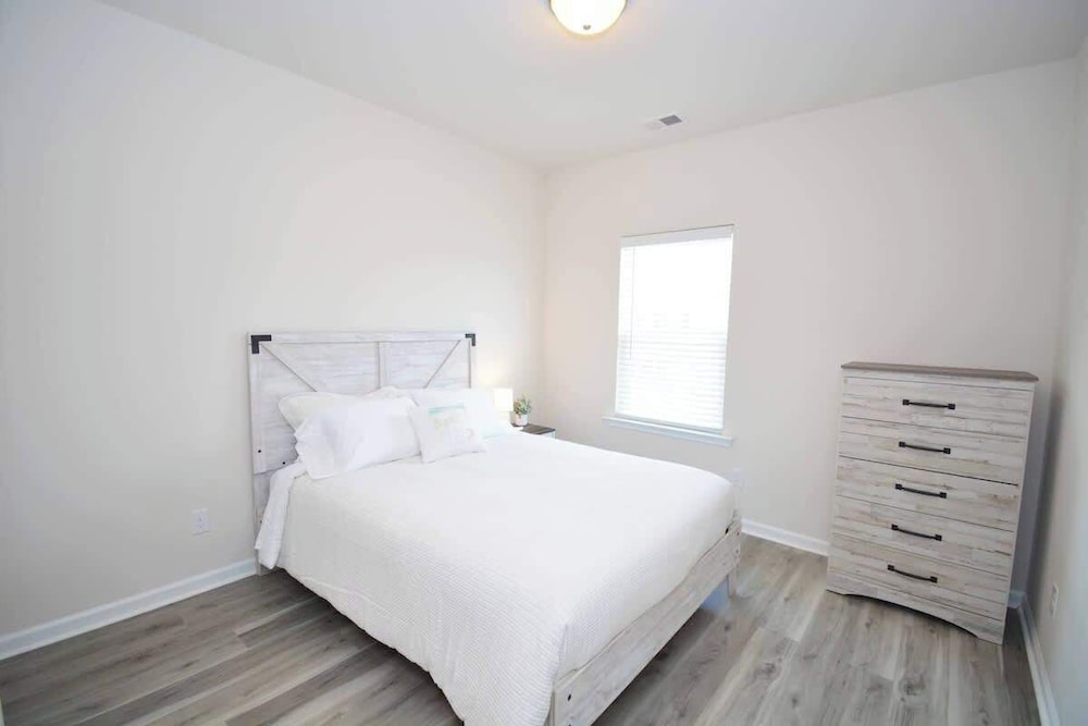 Getaway On Mclernon - Top Notch Mid Term Stay - Charleston, SC