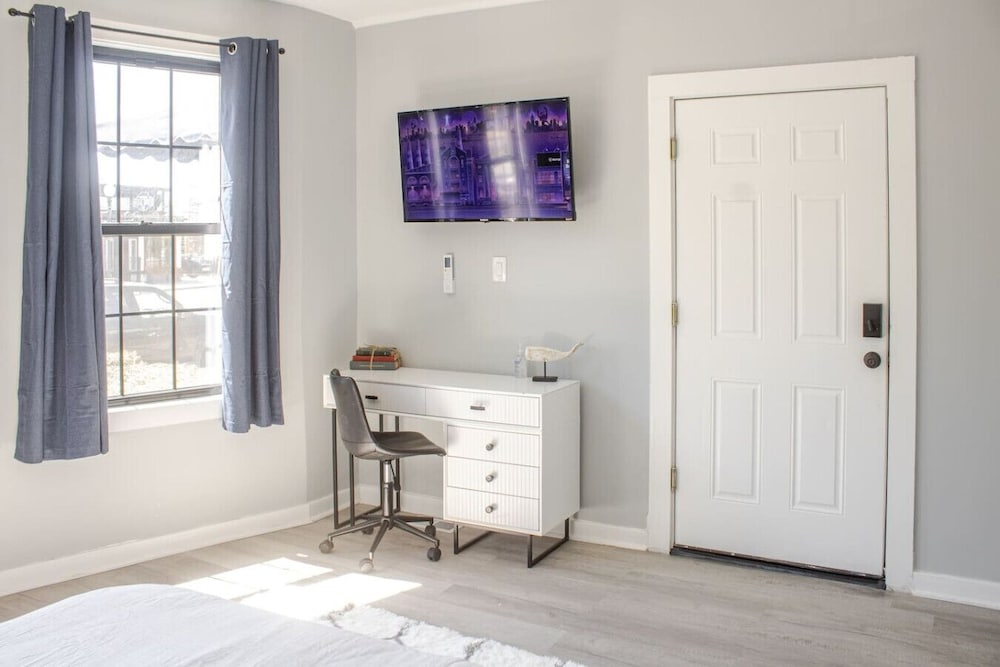 Modern Apartment In Black Rock - Fairfield, CT