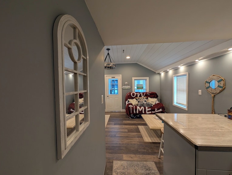 Public Beach, Coffee Bar, Popcorn Bar, Painting, Pets Ok With Fee, Games, Bikes - Michigan