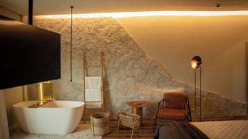 Suíte superluxo, varanda coberta, vista para a cidade | 1 quarto, frigobar, cofres nos quartos, escrivaninha