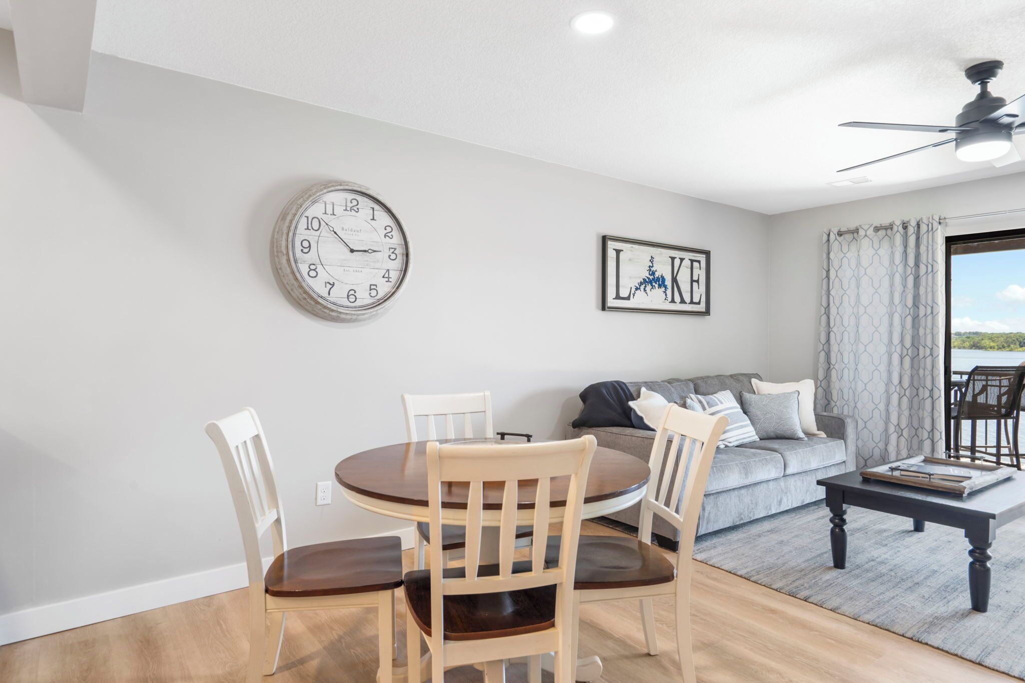 Newly Renovated Condo Steps From Table Rock Shoreline With Community Pool - Kimberling City, MO