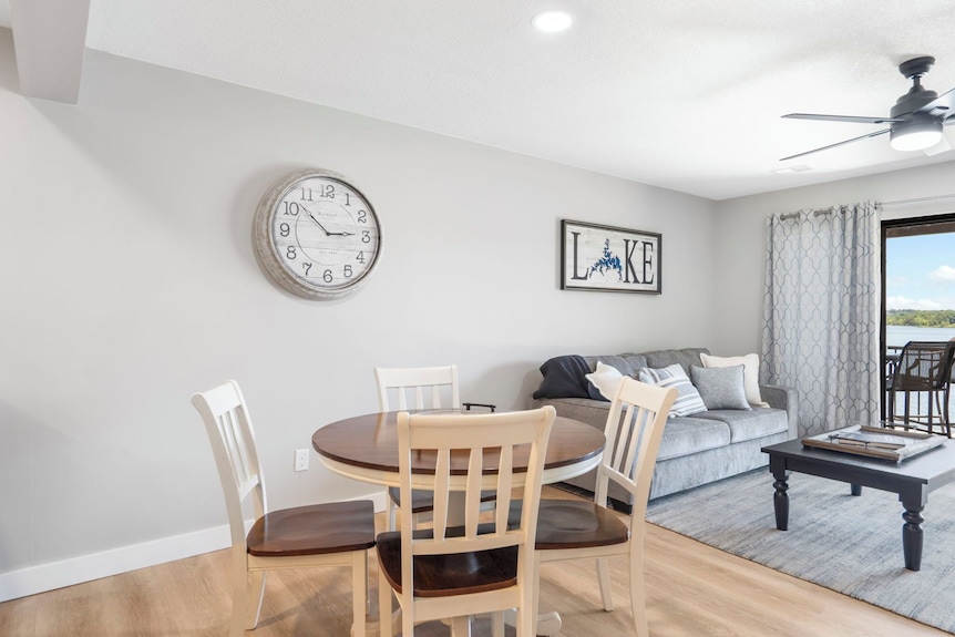 Newly Renovated Condo Steps From Table Rock Shoreline With Community Pool - Kimberling City, MO