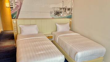 Quarto duplo luxo, vista para o lago | Cofres nos quartos, cortinas blackout, ferros/tábuas de passar roupa