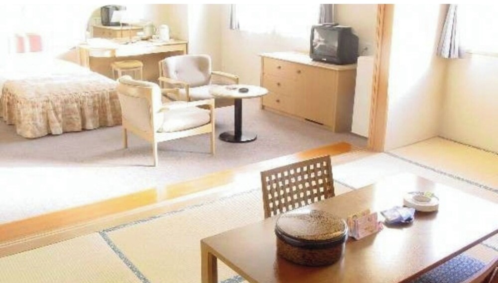 Nonsmoking Relax in a spacious JapaneseWestern / Uryu-gun Hokkaidō ...