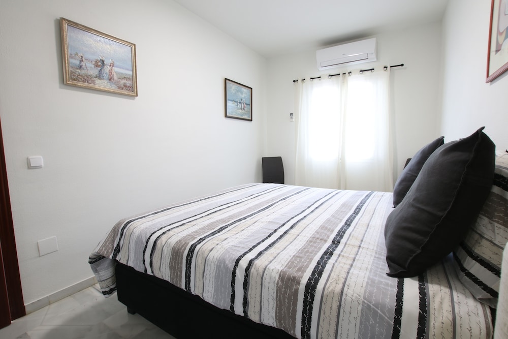 Luxury 4 Pers Apartment In Alhaurin De La Torre - Alhaurín de la Torre
