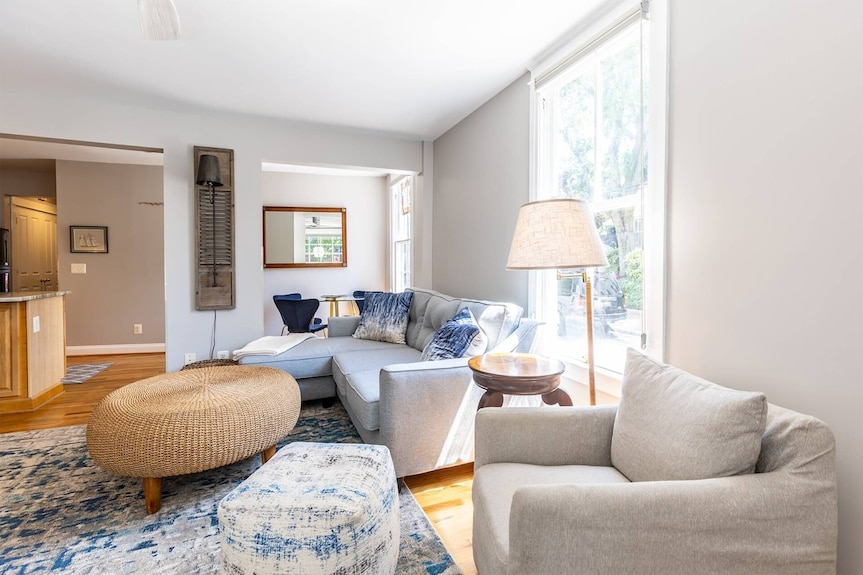 Historic Suite 2 Blocks From Main St With On-site Parking & Dog-friendly - Maryland