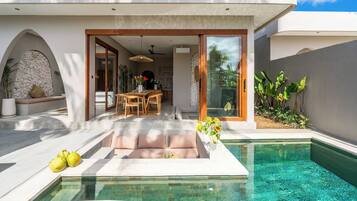 Villa Deluxe, 2 quartos, piscina privativa, vista para a piscina | Vista do quarto