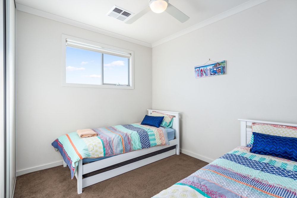 Coastal Parkside ~ Glenelg North - ADJACENT GLENELG - Fancy a tranquil ...