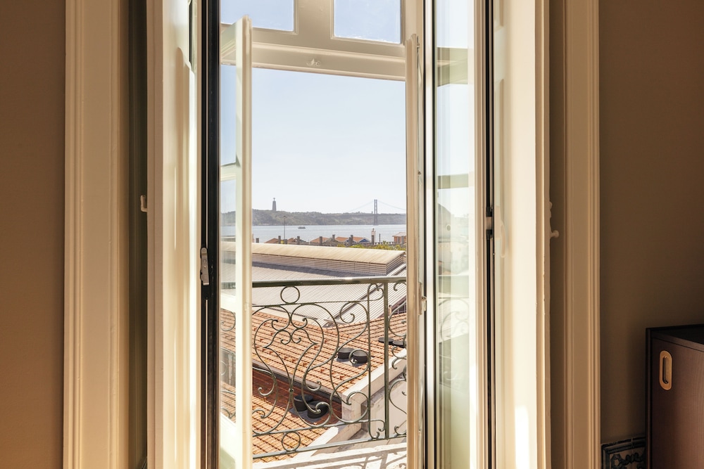 Dare Lisbon River - Lisbon