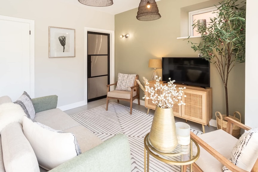 Host & Stay | The School House - Hereford