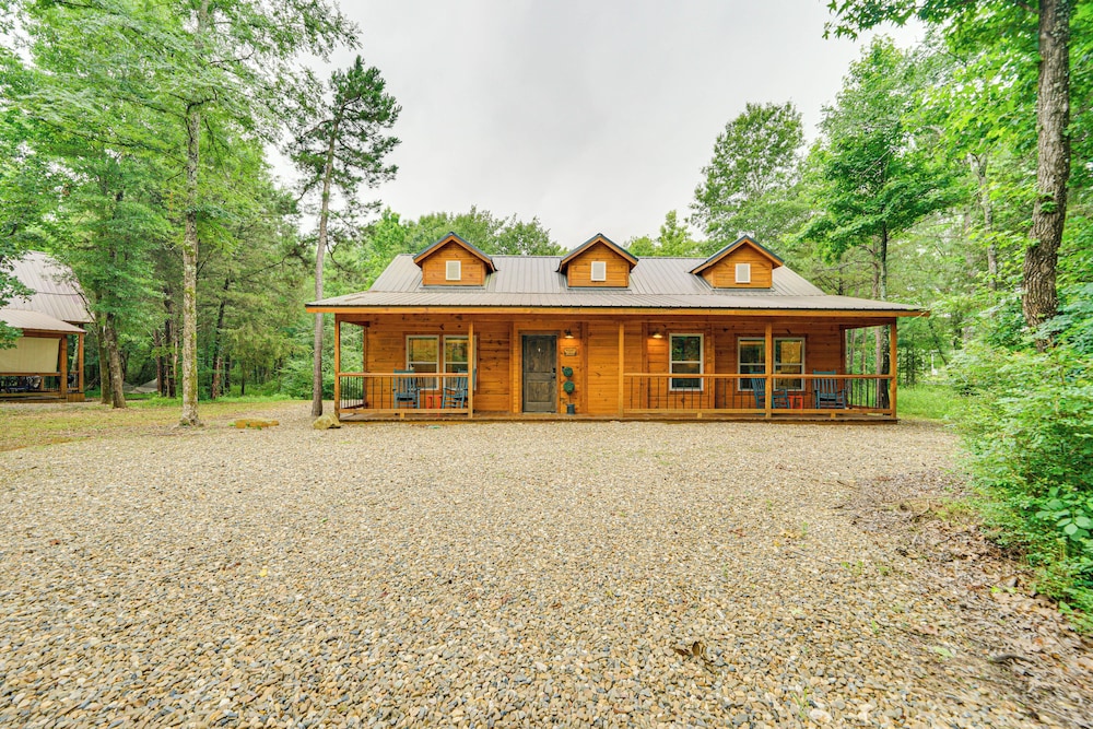 Broken Bow Cabin W/ Private Hot Tub: 14 Mi To Lake - Broken Bow, OK