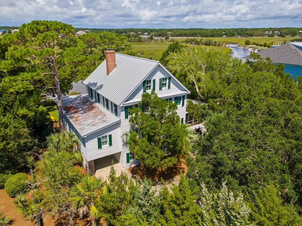 Eclectic Creek Front Retreat 8 Bedroom Home By Peace Vacations - Georgetown, SC