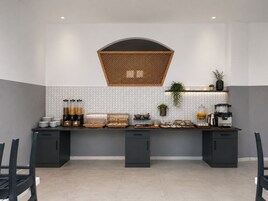 Pequeno-almoço inspirado na cozinha local diário incluído 