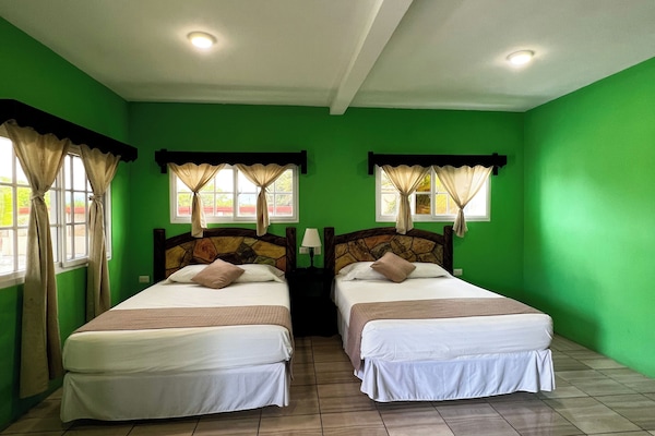 Quarto Duplo Deluxe, vista para a piscina