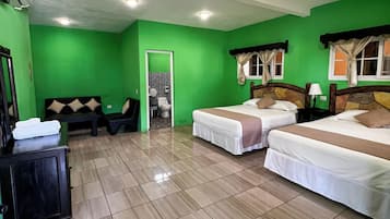 Quarto casal luxo, vista para a piscina