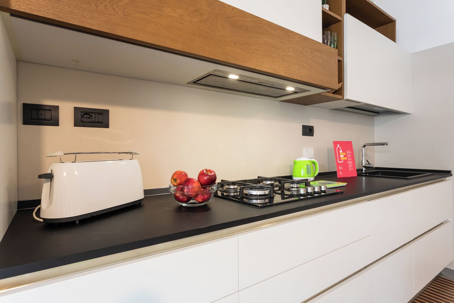 Apartamento | Cozinha privada | Geladeira, fogão, cooktop, lava-louças