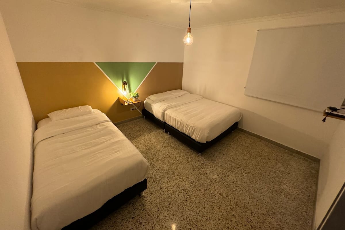 Wi-fi grátis, roupa de cama fornecida