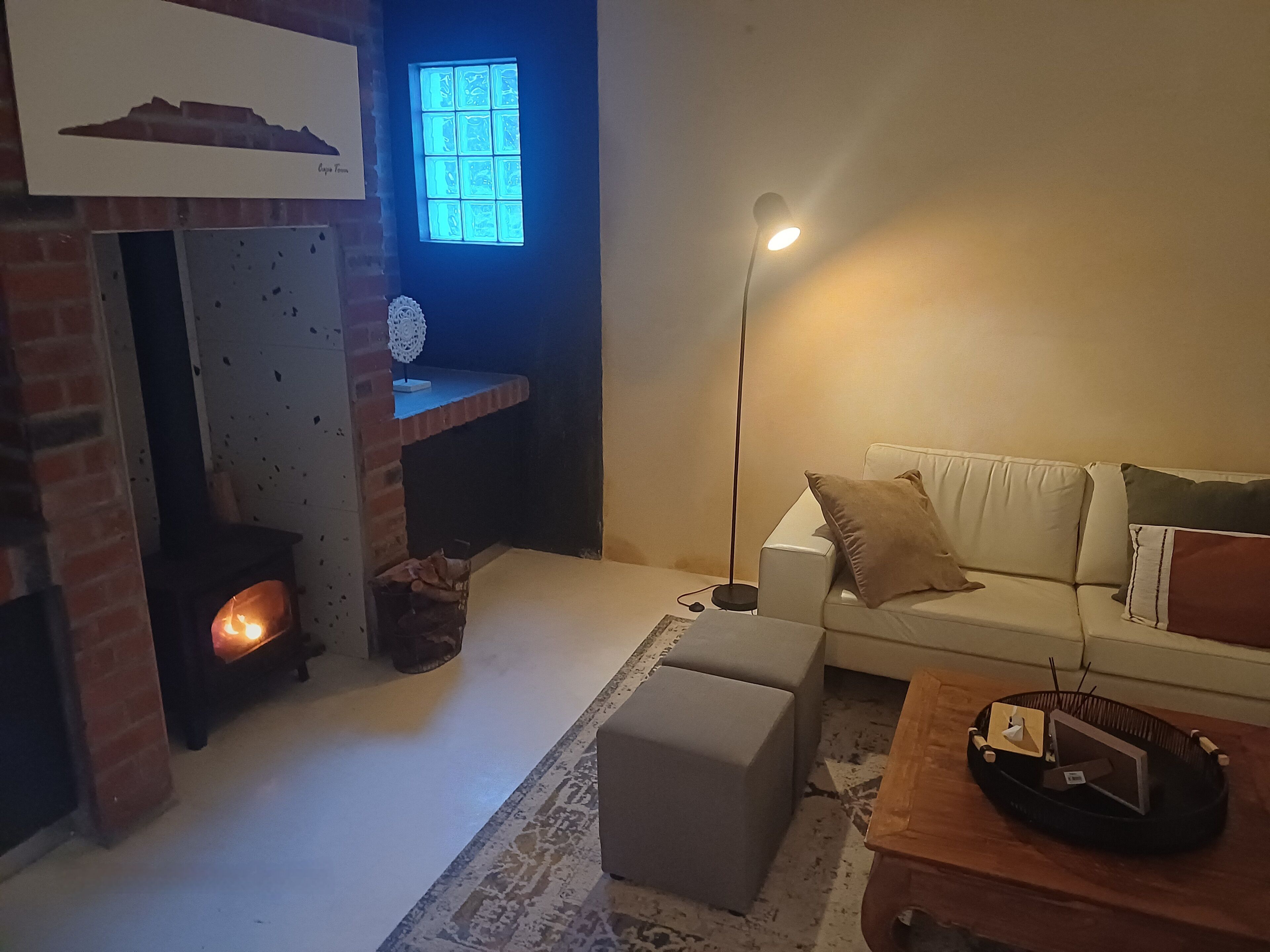 Get Cosy In A Feel Good Space - 파클랜드