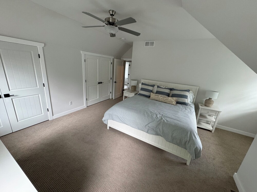 The Heart of Little Cedar Lake - Washington County | Vrbo